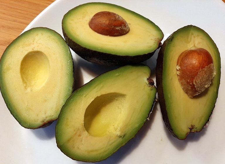 Wann ist eine Avocado wirklich richtig reif und kann man auch unreife ...